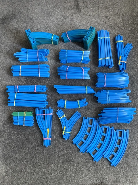TOMY TRACKMASTER THOMAS The Tank Engine Blue Track Job Lot 125 Pieces £ ...