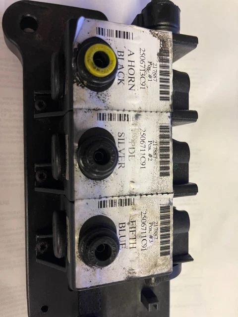 INTERNATIONAL PRO STAR AIR CONTROL SOLENOID VALVE module 2506711C91 (3 ...