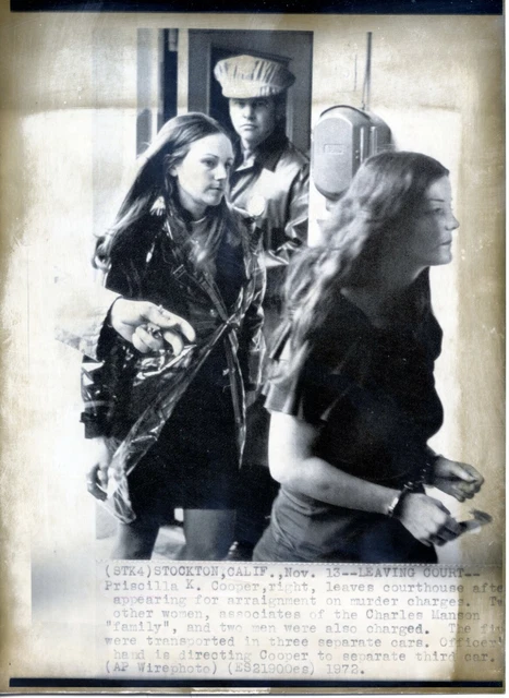 1972 WIRE PHOTO of Priscilla Cooper Manson family in handcuffs leaving ...