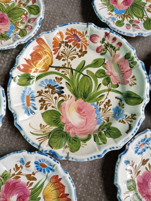 ANTICO SET PIATTI DECORATI da parete lotto 7 piatti marchiati originali ...