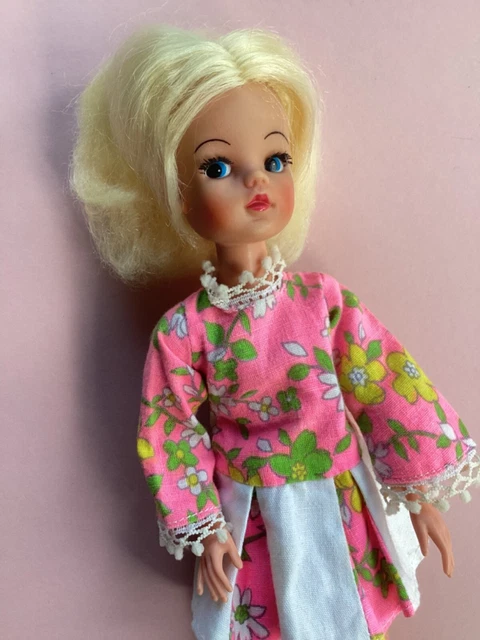 1970S PEDIGREE SINDY Doll - Gauntlet Arms £120.00 - PicClick UK