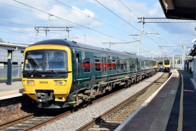 PHOTO BR Class 166 3-Car Dmu No 166 206 Of Gwr In Brunswick Green ...
