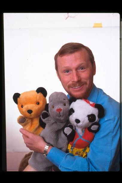 CHILDREN'S TV PRESENTER Matthew Corbett posed with puppets Soot- TV Old ...