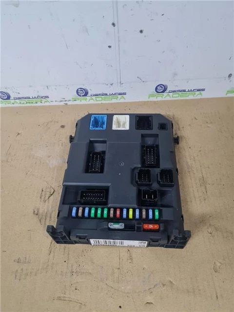 BOITIER FUSIBLES RELAIS Citroën CITROEN C3 8H01 8H01 2012 9666952280 ...