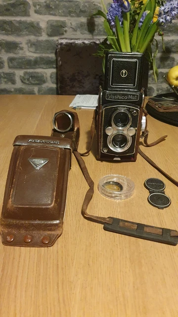 VINTAGE YASHICA-MAT Camera. Copal -MXV 80mm F3.5 Twin Lenses £125.52 ...
