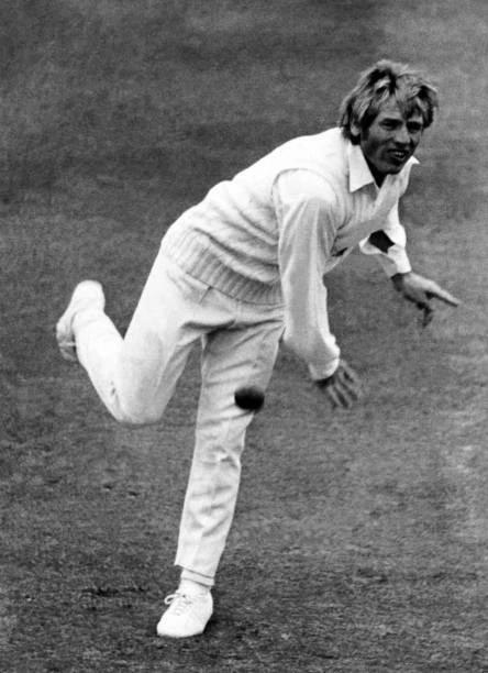 Lancashire Second Xi Bowler Barry Wood Delivers A Ball Straight Do 1975 Photo Eur 671