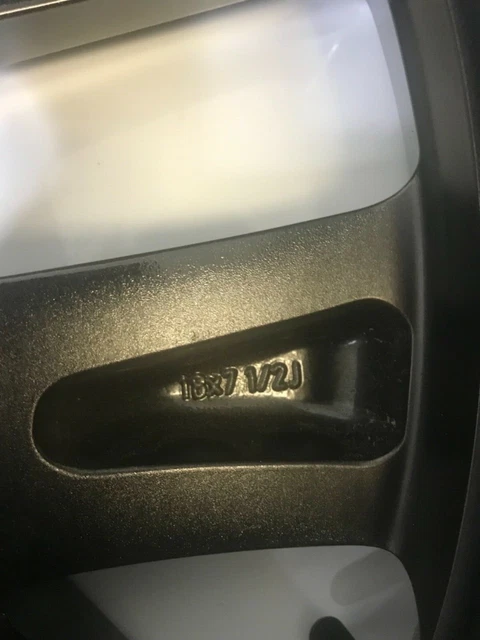 TOYOTA HILUX 18” Wheel | Toyota Hilux 18”Alloy Wheel Genuine OE ...