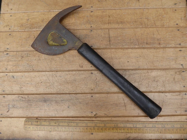 WW2 RAF ESCAPE Tool /RAF Aircraft Escape axe - /|\ marked .Rubber ...