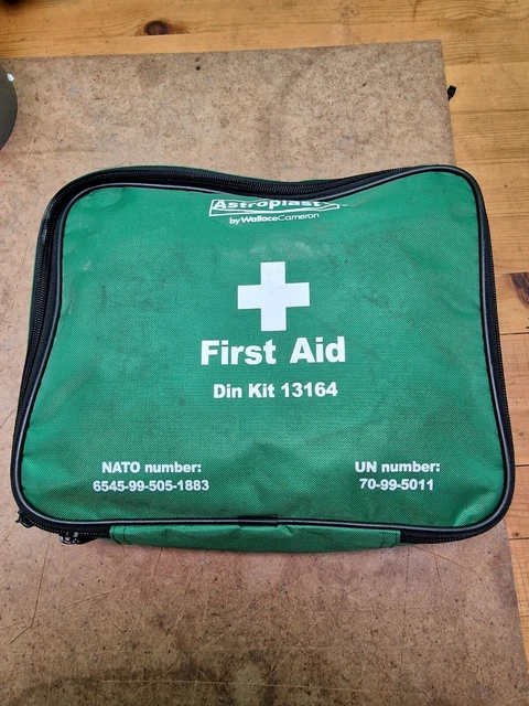 LAND ROVER DEFENDER Wolf XD 7XD CES issue first aid kit complete £15.00 ...