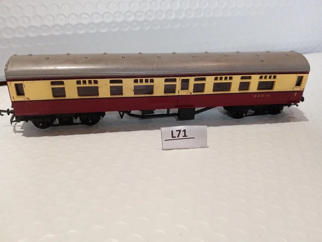 TRIANG RAILWAYS BRITISH RAILWAYS CARRIAGE COACH 24010. My Ref.(L71) $20 ...