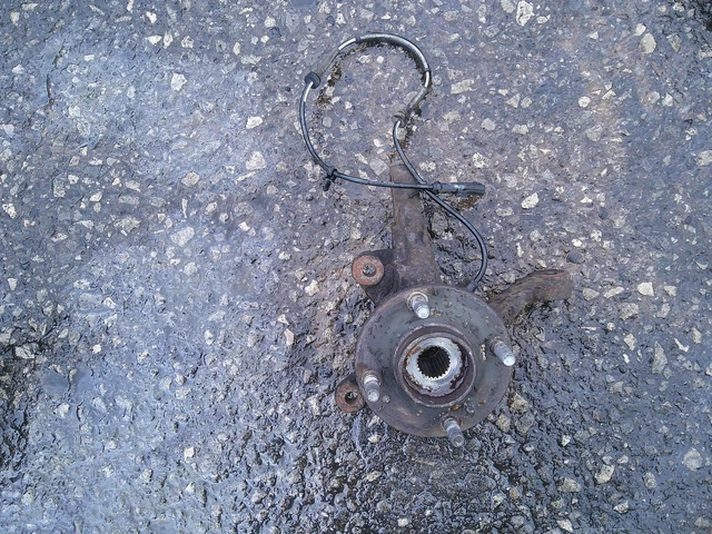 FORD FIESTA ZETEC Stub Axle Passenger/Left Front (Abs Type) 1.2 Petrol ...