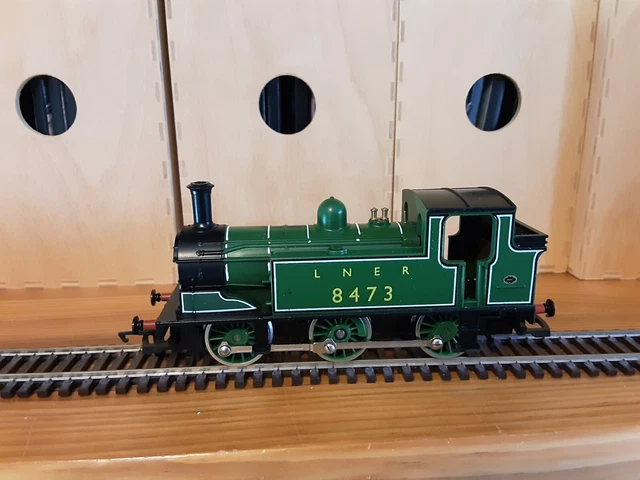 HORNBY LNER CLASS J83 0-6-0T Tank Loco No 8477 OO Gauge R316 Boxed £30. ...