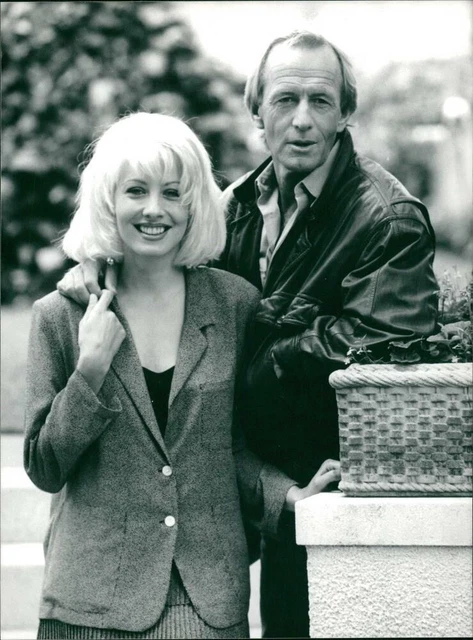 ACTOR PAUL HOGAN with his ex-wife actress Linda... - Vintage Photograph ...