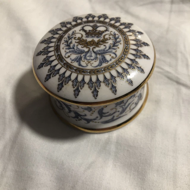 TRINKET PILL BOX THE ROYAL COLLECTION GOLDEN JUBILEE 2002 Bone China ...