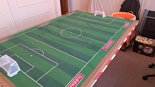 THE NEW SUBBUTEO Rubber Backed Deluxe Pitch. University Games Table ...