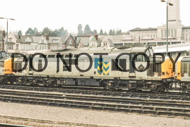 UK DIESEL TRAIN Railway Photograph Of Class 37 37902 Loco. Rm37-1974 £1 ...