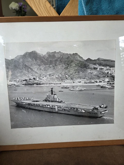 B/W PHOTOGRAPH OF HMS Albion RO7, centaur-class Light Fleet Carrier Of ...