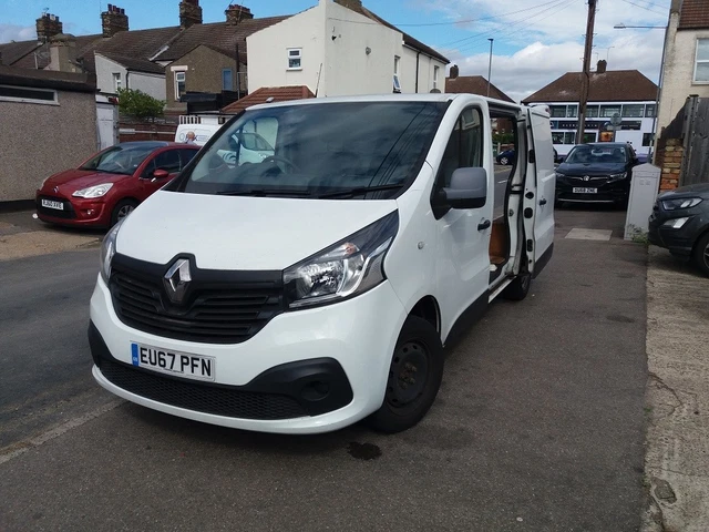 RENAULT TRAFFIC PANEL van SL27 Business Plus, DCI, low mileage £6,000. ...