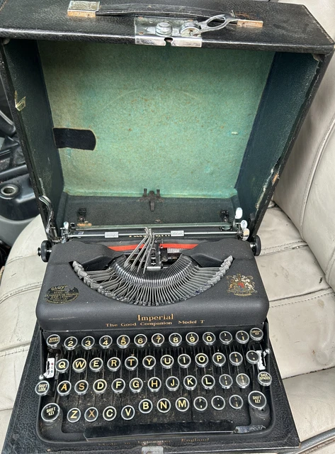 VINTAGE IMPERIAL GOOD Companion Model T Portable Cyrillic Typewriter in ...
