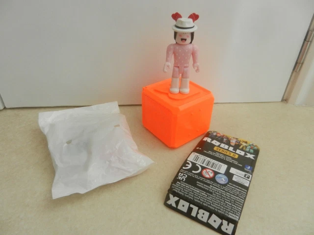 BNIP & BOX Roblox Super Pink Heart Makeup & Exclusive Virtual Item Code ...