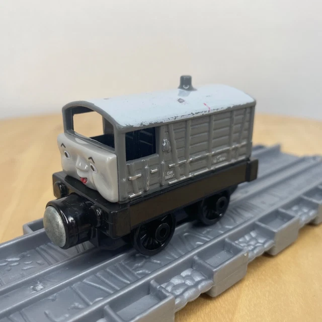 THOMAS THE TANK Engine Take and Play Engine TOAD 2013 Version £10.99 ...