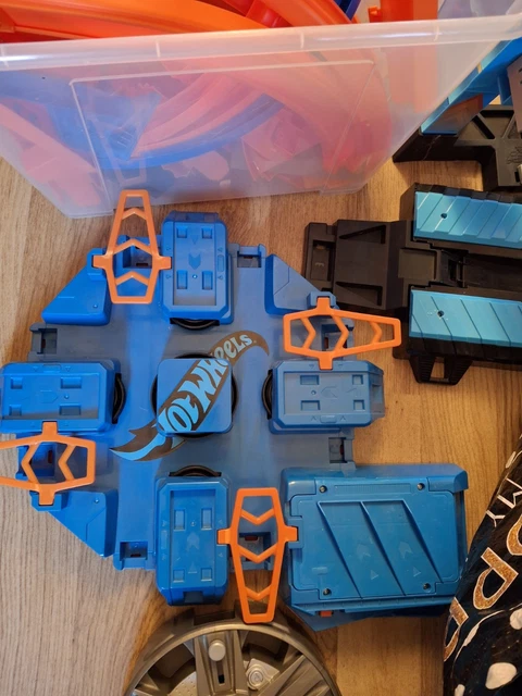 HOT WHEELS TRACKS Joblot Hot wheels Crash Tower, Criss Cross track ...