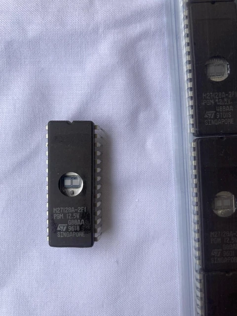 31XM27128A-2F1 IC DIP28 EPROM DISC BY STM 6/01 Ceramic 16KX8 M 27128A-2 ...