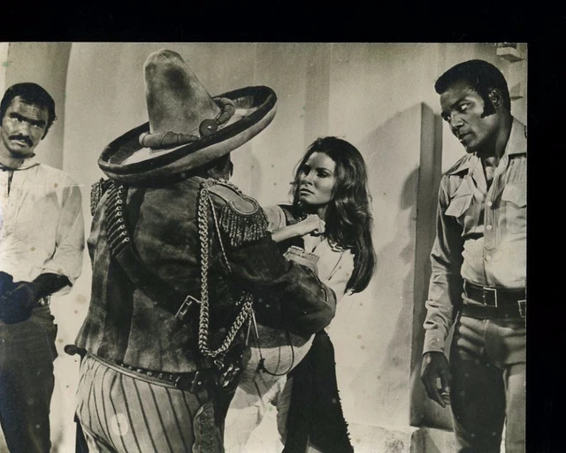 RAQUEL WELCH JIM Marron Burt Reynolds 100 Fusils Orig 7X9 Photo X2544 ...