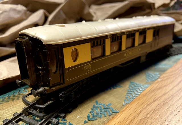 TRIANG R328 CAR No 79 Pullman Brake Coach OO Gauge Made in England £7. ...