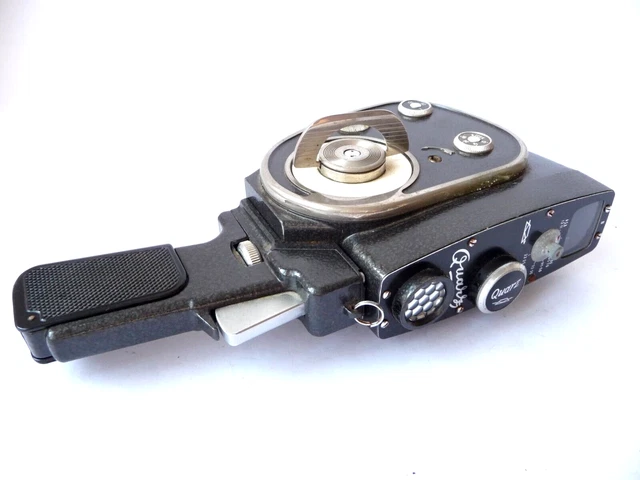 SOVIET CLOCKWORK MECHANICAL Wind Up cine camera Quartz M 8mm home movie ...