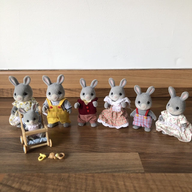 VINTAGE SYLVANIAN FAMILIES Cottontail Rabbit Family Figures Grey ...