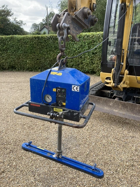 ALVAC COMBAT VACUUM Lifter , slab flag stone kerb digger attachment £ ...