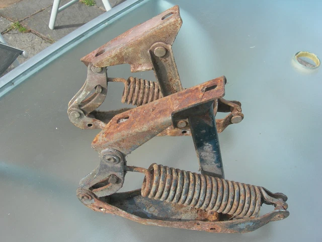 FORD ZEPHYR ZODIAC MK3 ONE SET OF FRONT BONNET SPRINGS £55.00 - PicClick UK