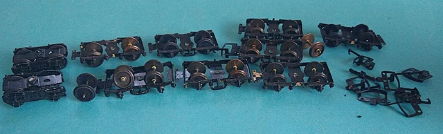 10 X OO Gauge 4mm Scale Brass & Metal Kit Built Bogies with Metal Disc ...