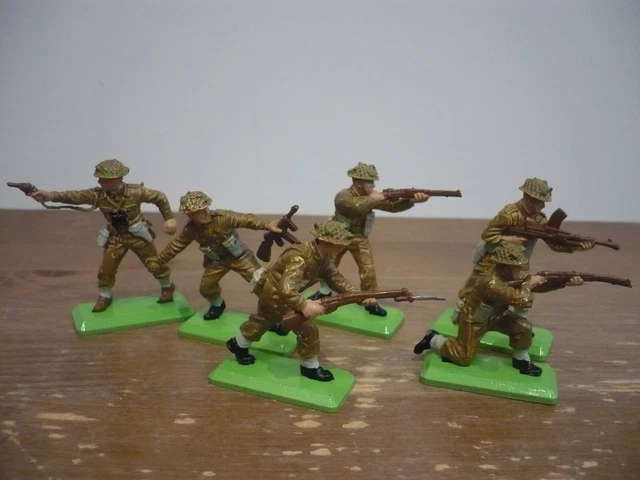 BRITAINS DEETAIL WW2 Full Set 6 British Soldiers 1St Series Green Bases ...