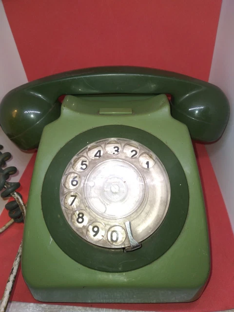 VINTAGE BT TELEPHONE 2 tone Green Model 8746 F WORKS GREAT OR STAGE ...