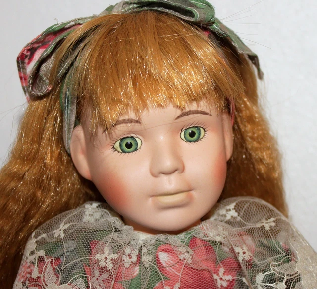 POUPÉE EN PORCELAINE The Classique Collection Daniella H7314 40 cm EUR ...