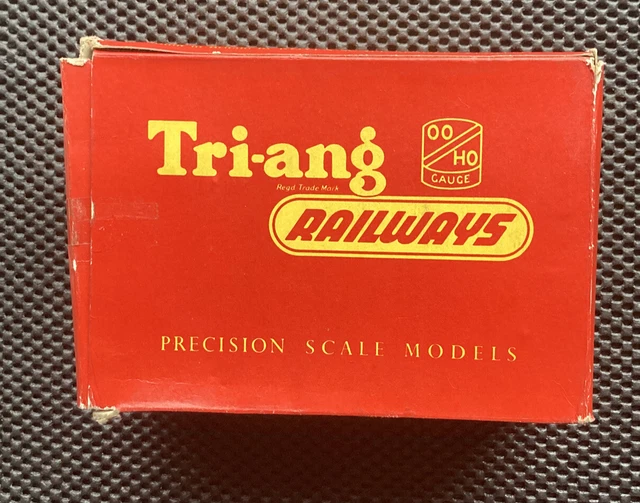 VINTAGE TRIANG RAILWAYS R80 Complete Station Set In Original Box £40.00 ...