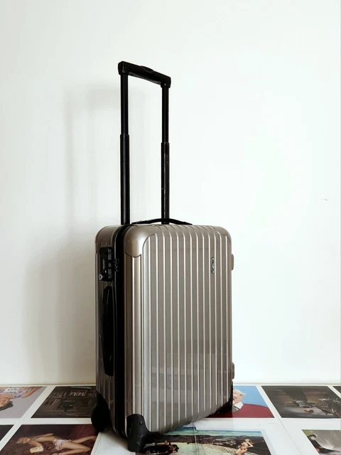VALISE CABINE RIMOWA Essential Salsa - Couleur : Titanium (pre LVMH ...