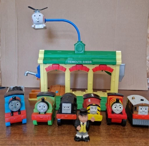THOMAS, THE TANK Engine Tidmouth Sheds With 7 Engines, Carriages ...