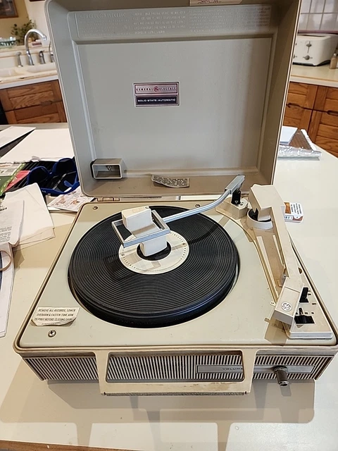 GENERAL ELECTRIC GE Solid State Automatic Portable Record Player 4 ...