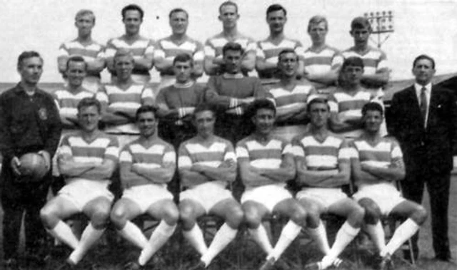 QPR FOOTBALL TEAM Photo>1963-64 Season £3.50 - PicClick UK