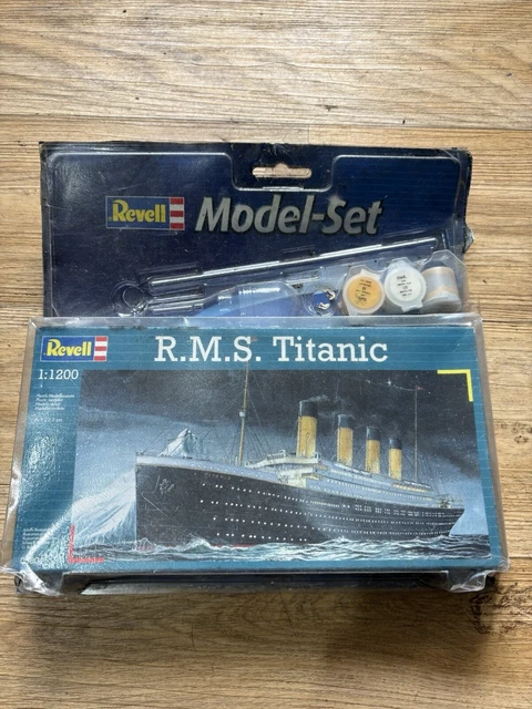 REVELL R.M.S. TITANIC Model Set 1:1200 ( 05804) Aqua ColorPlastic Model ...