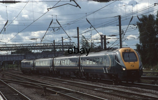 35MM RAILWAY SLIDE - DMU Class 222. 222101 @ Doncaster £3.58 - PicClick UK