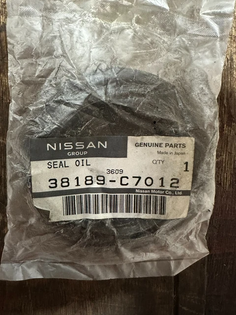 GENUINE NISSAN REAR Differential Pinion Seal 38189-C7012 £21.50 ...