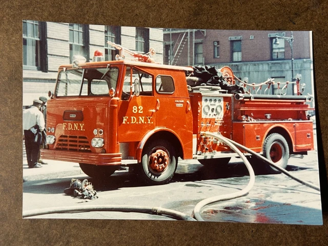 FDNY ENGINE 82 1960 Ward La France Firebrand pumper Fire Apparatus ...