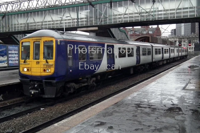 CLASS 319 319371, 4 car EMU, in debranded Northern White & Blue ...