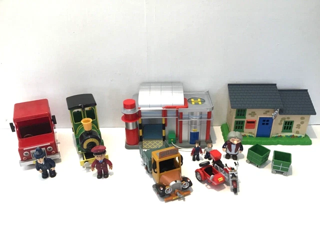 POSTMAN PAT PLAYSET Bundle - Sorting Office,Post Office, Vehicles ...