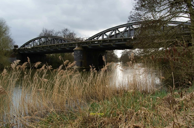 PHOTO 6X4 THE Thames at Nuneham Railway Bridge c2010 EUR 2,82 - PicClick FR