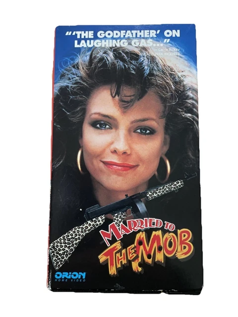 MARRIED TO THE Mob (VHS, 1994) £5.03 - PicClick UK